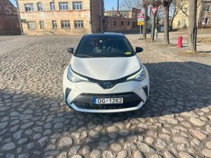 Balts Toyota C-HR 2021 Jelgava, ar dzinēja tilpumu 2.00 L un nobraukumu 160 tūkst. km par 18700 €, foto 3 vietnē AUTOMOTO.COM.LV