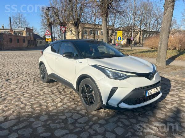 Balts Toyota C-HR 2021 Jelgava, ar dzinēja tilpumu 2.00 L un nobraukumu 160 tūkst. km par 18700 €, foto 3 vietnē AUTOMOTO.COM.LV
