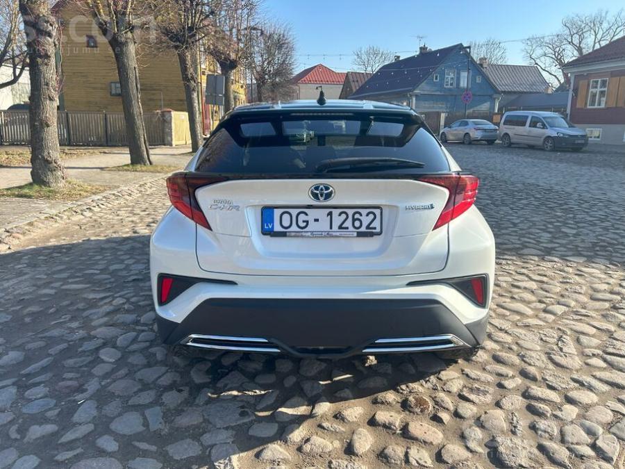 Balts Toyota C-HR 2021 Jelgava, ar dzinēja tilpumu 2.00 L un nobraukumu 160 tūkst. km par 18700 €, foto 6 vietnē AUTOMOTO.COM.LV