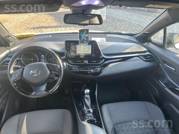 Balts Toyota C-HR 2021 Jelgava, ar dzinēja tilpumu 2.00 L un nobraukumu 160 tūkst. km par 18700 €, foto 8 vietnē AUTOMOTO.COM.LV