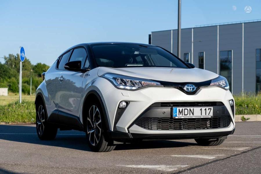 White Toyota C-HR 2021 in Kaunas, with an engine capacity of 1.80 L and mileage of 66 thousand km for 22900 €, photo 10 on AUTOMOTO.COM.LV