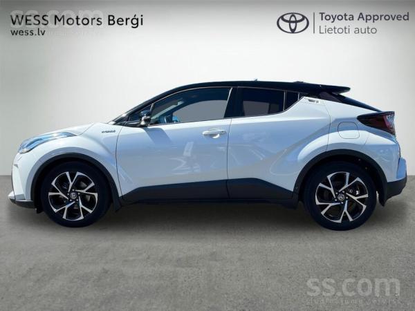 White Toyota C-HR 2021 in Riga, with an engine capacity of 1.80 L and mileage of 61 thousand km for 21990 €, photo 3 on AUTOMOTO.COM.LV