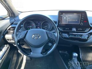 Balts Toyota C-HR 2021 Rīga, ar dzinēja tilpumu 1.80 L un nobraukumu 61 tūkst. km par 21990 €, foto 10 vietnē AUTOMOTO.COM.LV