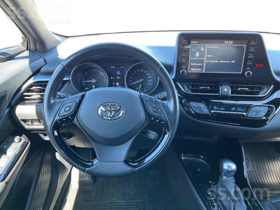 Balts Toyota C-HR 2021 Rīga, ar dzinēja tilpumu 1.80 L un nobraukumu 61 tūkst. km par 21990 €, foto 10 vietnē AUTOMOTO.COM.LV
