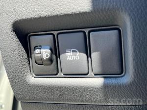Balts Toyota C-HR 2021 Rīga, ar dzinēja tilpumu 1.80 L un nobraukumu 61 tūkst. km par 21990 €, foto 19 vietnē AUTOMOTO.COM.LV