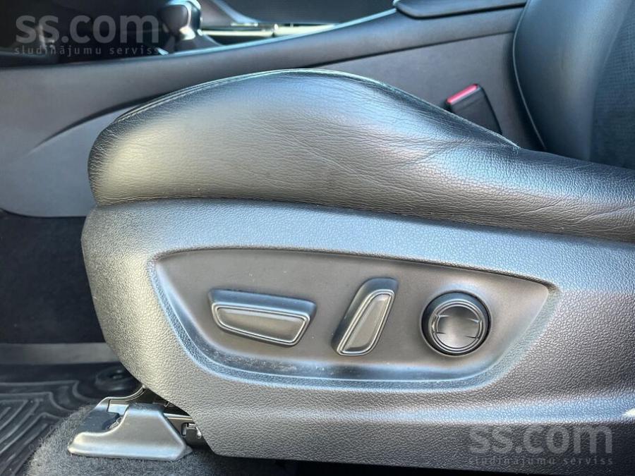 Balts Toyota C-HR 2021 Rīga, ar dzinēja tilpumu 1.80 L un nobraukumu 61 tūkst. km par 21990 €, foto 21 vietnē AUTOMOTO.COM.LV