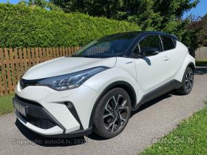 White Toyota C-HR 2021 in Tallinn, with an engine capacity of 1.80 L and mileage of 35 thousand km for 22477 €, photo  on AUTOMOTO.COM.LV
