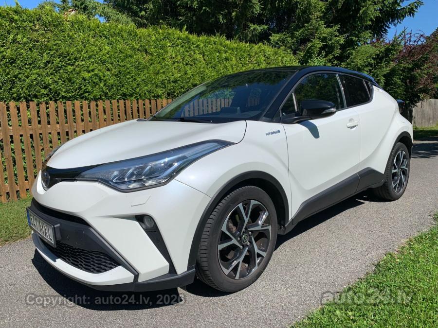 Balts Toyota C-HR 2021 Tallina, ar dzinēja tilpumu 1.80 L un nobraukumu 35 tūkst. km par 22477 €, foto 1 vietnē AUTOMOTO.COM.LV