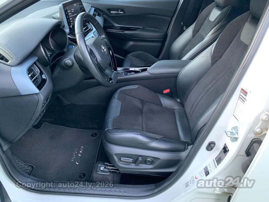 Balts Toyota C-HR 2021 Tallina, ar dzinēja tilpumu 1.80 L un nobraukumu 35 tūkst. km par 22477 €, foto 5 vietnē AUTOMOTO.COM.LV