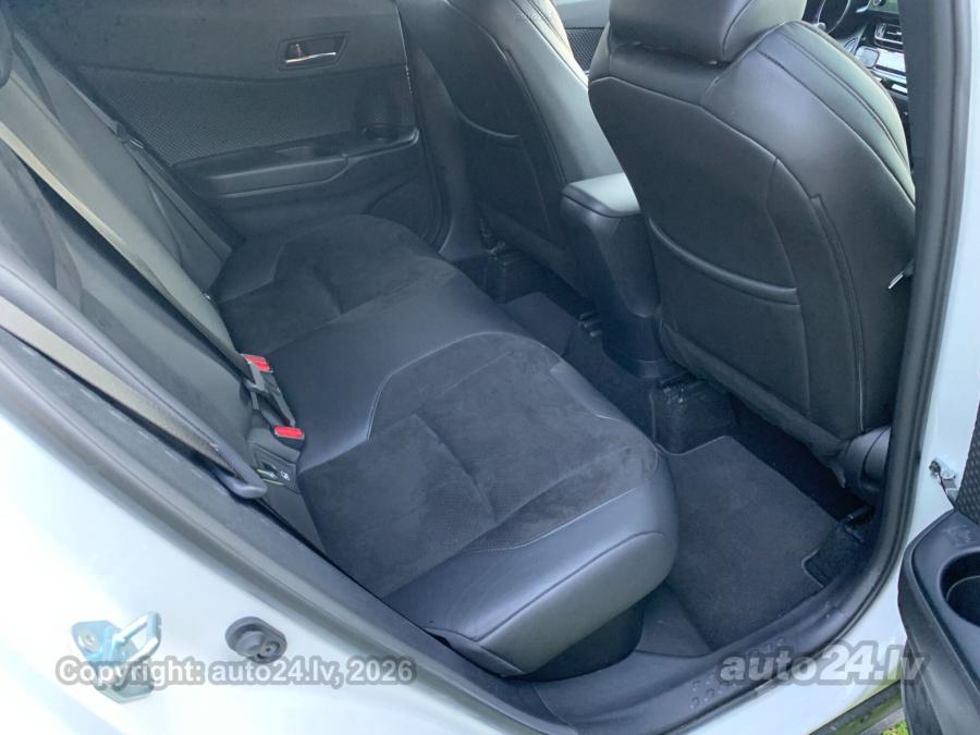 Balts Toyota C-HR 2021 Tallina, ar dzinēja tilpumu 1.80 L un nobraukumu 35 tūkst. km par 22477 €, foto 9 vietnē AUTOMOTO.COM.LV