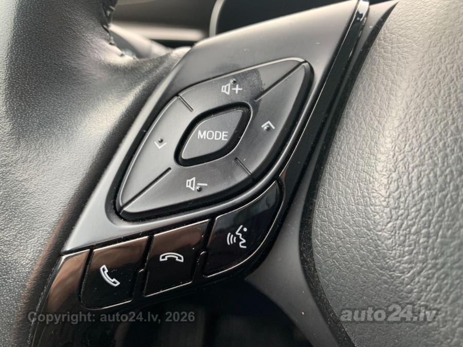 Balts Toyota C-HR 2021 Tallina, ar dzinēja tilpumu 1.80 L un nobraukumu 35 tūkst. km par 22477 €, foto 16 vietnē AUTOMOTO.COM.LV