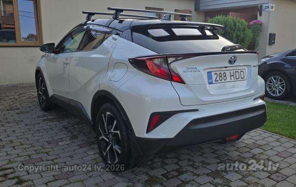 Balts Toyota C-HR 2021 Tallina, ar dzinēja tilpumu 1.80 L un nobraukumu 110 tūkst. km par 19000 €, foto 4 vietnē AUTOMOTO.COM.LV