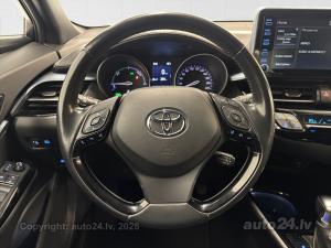 Белый Тойота C-HR 2021 в Тарту, объемом двигателя 2.00 л и пробегом 135 тыс. км за 20290 €, фото 13 на AUTOMOTO.COM.LV