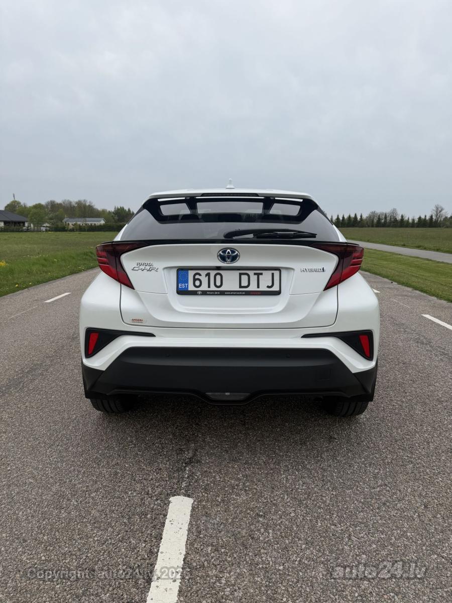 Balts Toyota C-HR 2022 Tallina, ar dzinēja tilpumu 1.80 L un nobraukumu 65 tūkst. km par 21500 €, foto 4 vietnē AUTOMOTO.COM.LV