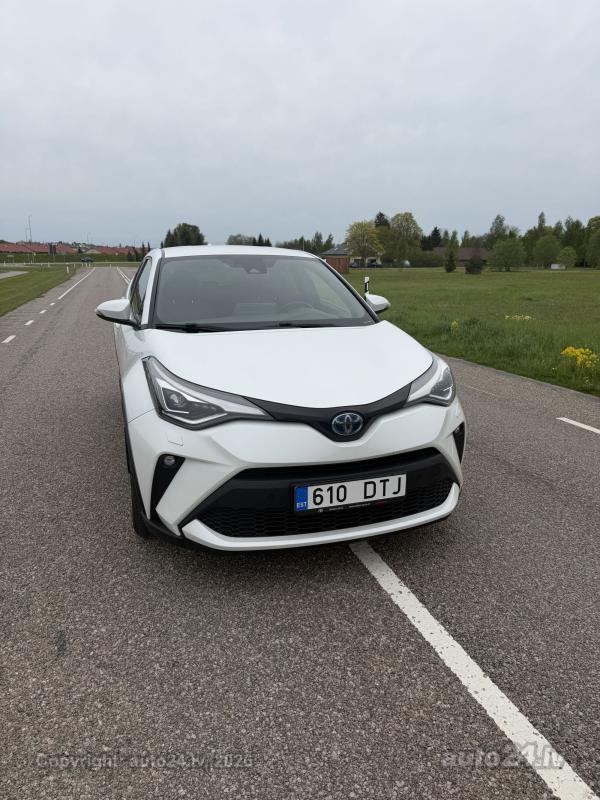 Balts Toyota C-HR 2022 Tallina, ar dzinēja tilpumu 1.80 L un nobraukumu 65 tūkst. km par 21500 €, foto 5 vietnē AUTOMOTO.COM.LV