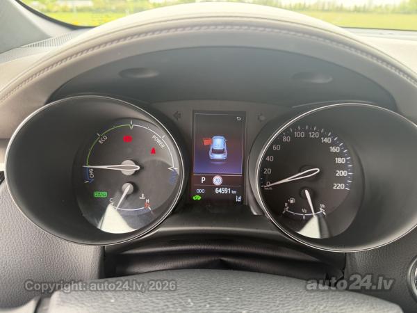 Balts Toyota C-HR 2022 Tallina, ar dzinēja tilpumu 1.80 L un nobraukumu 65 tūkst. km par 21500 €, foto 7 vietnē AUTOMOTO.COM.LV