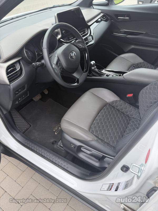 Balts Toyota C-HR 2022 Tallina, ar dzinēja tilpumu 1.80 L un nobraukumu 65 tūkst. km par 21500 €, foto 8 vietnē AUTOMOTO.COM.LV