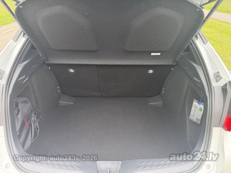 Balts Toyota C-HR 2022 Tallina, ar dzinēja tilpumu 1.80 L un nobraukumu 65 tūkst. km par 21500 €, foto 11 vietnē AUTOMOTO.COM.LV