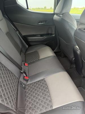 Balts Toyota C-HR 2022 Tallina, ar dzinēja tilpumu 1.80 L un nobraukumu 65 tūkst. km par 21500 €, foto 12 vietnē AUTOMOTO.COM.LV
