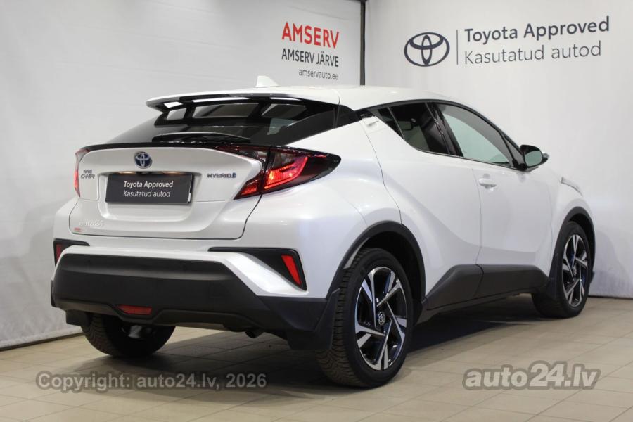 Белый Тойота C-HR 2022 в Таллин, объемом двигателя 1.80 л и пробегом 59 тыс. км за 23490 €, фото 3 на AUTOMOTO.COM.LV