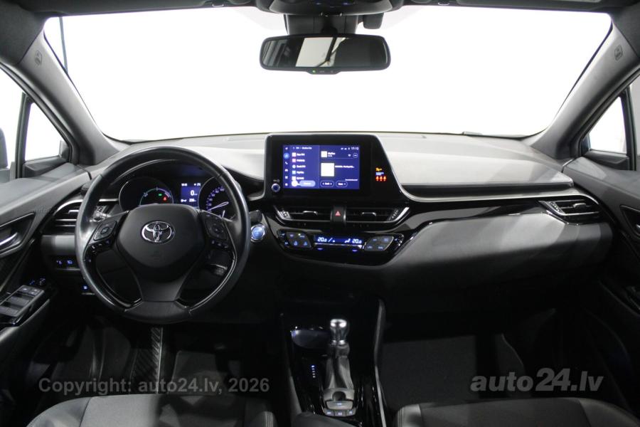 Белый Тойота C-HR 2022 в Таллин, объемом двигателя 1.80 л и пробегом 59 тыс. км за 23490 €, фото 9 на AUTOMOTO.COM.LV
