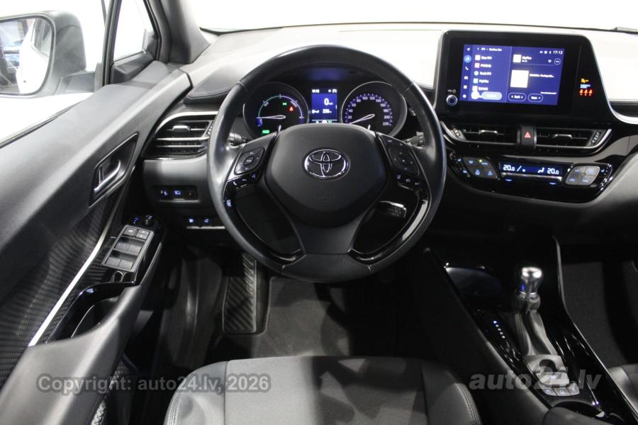 Белый Тойота C-HR 2022 в Таллин, объемом двигателя 1.80 л и пробегом 59 тыс. км за 23490 €, фото 10 на AUTOMOTO.COM.LV