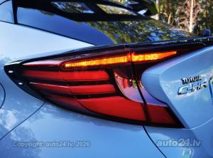 Белый Тойота C-HR 2022 в Таллин, объемом двигателя 1.80 л и пробегом 61 тыс. км за 23995 €, фото 5 на AUTOMOTO.COM.LV