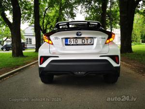 Белый Тойота C-HR 2022 в Таллин, объемом двигателя 1.80 л и пробегом 61 тыс. км за 23995 €, фото 8 на AUTOMOTO.COM.LV