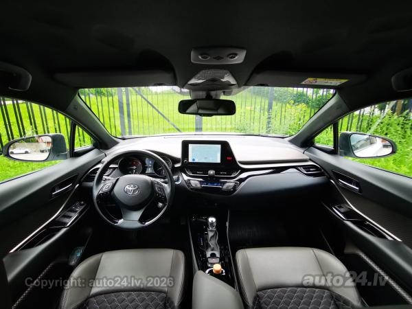 Белый Тойота C-HR 2022 в Таллин, объемом двигателя 1.80 л и пробегом 61 тыс. км за 23995 €, фото 10 на AUTOMOTO.COM.LV