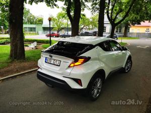 Белый Тойота C-HR 2022 в Таллин, объемом двигателя 1.80 л и пробегом 61 тыс. км за 23995 €, фото 28 на AUTOMOTO.COM.LV