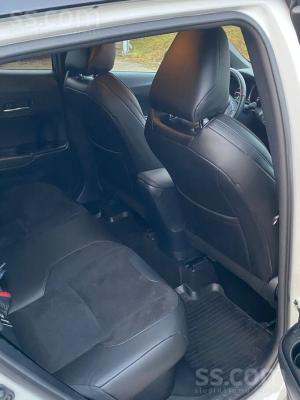 Balts Toyota C-HR 2022 Valmiera, ar dzinēja tilpumu 1.80 L un nobraukumu 47 tūkst. km par 23500 €, foto 12 vietnē AUTOMOTO.COM.LV