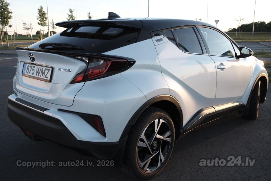 Balts Toyota C-HR 2022 Tallina, ar dzinēja tilpumu 1.80 L un nobraukumu 36 tūkst. km par 23500 €, foto 5 vietnē AUTOMOTO.COM.LV