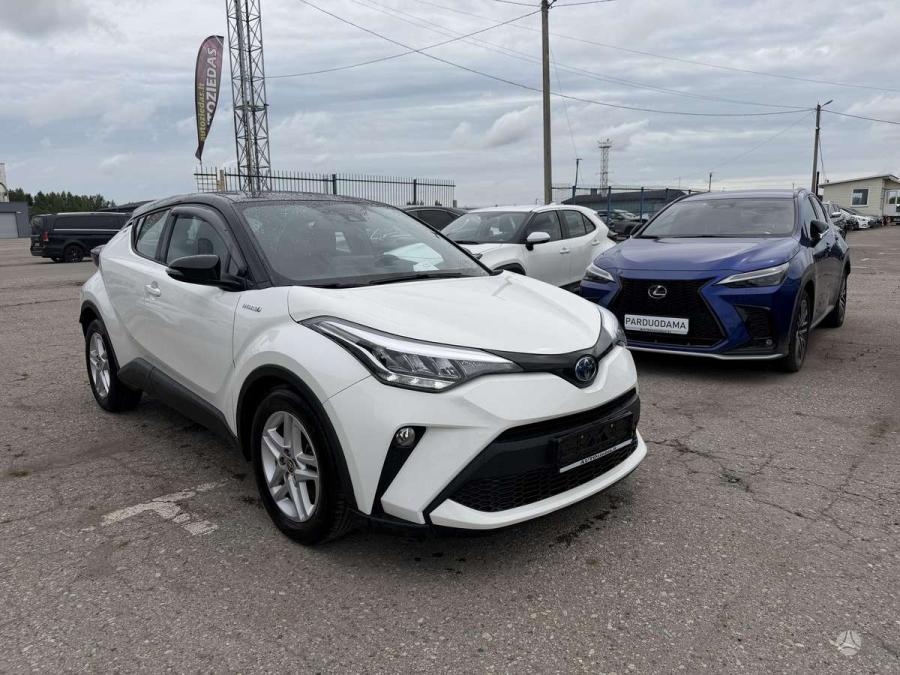 Белый Тойота C-HR 2022 в Паневежис, объемом двигателя 1.80 л и пробегом 312 тыс. км за 14500 €, фото 5 на AUTOMOTO.COM.LV