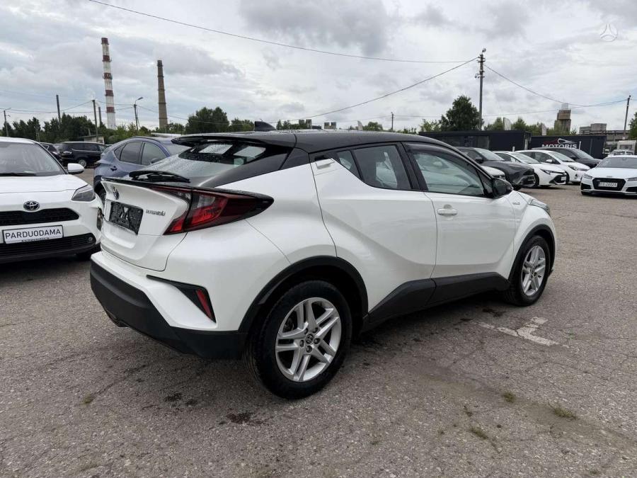 Белый Тойота C-HR 2022 в Паневежис, объемом двигателя 1.80 л и пробегом 312 тыс. км за 14500 €, фото 7 на AUTOMOTO.COM.LV