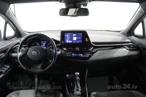 Белый Тойота C-HR 2022 в Таллин, объемом двигателя 1.80 л и пробегом 60 тыс. км за 23490 €, фото 9 на AUTOMOTO.COM.LV