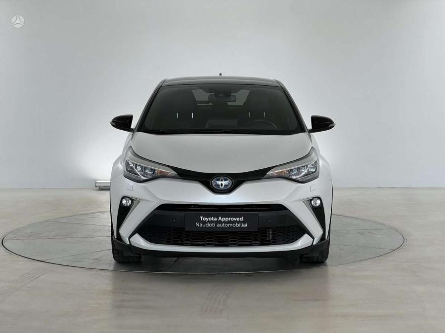 Белый Тойота C-HR 2022 в Вильнюс, объемом двигателя 1.80 л и пробегом 84 тыс. км за 23900 €, фото 6 на AUTOMOTO.COM.LV
