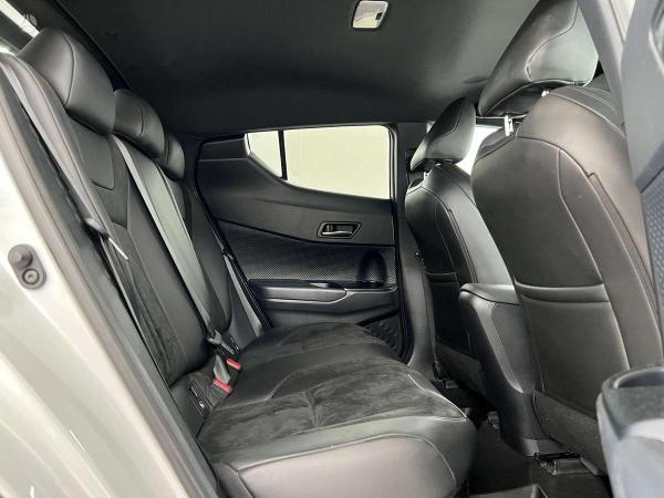 Balts Toyota C-HR 2022 Viļņa, ar dzinēja tilpumu 1.80 L un nobraukumu 84 tūkst. km par 23900 €, foto 7 vietnē AUTOMOTO.COM.LV