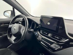 Белый Тойота C-HR 2022 в Вильнюс, объемом двигателя 1.80 л и пробегом 84 тыс. км за 23900 €, фото 15 на AUTOMOTO.COM.LV