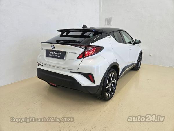 Белый Тойота C-HR 2022 в Раквере, объемом двигателя 1.80 л и пробегом 91 тыс. км за 20990 €, фото 2 на AUTOMOTO.COM.LV