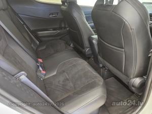 White Toyota C-HR 2022 in Rakvere, with an engine capacity of 1.80 L and mileage of 91 thousand km for 20990 €, photo 7 on AUTOMOTO.COM.LV