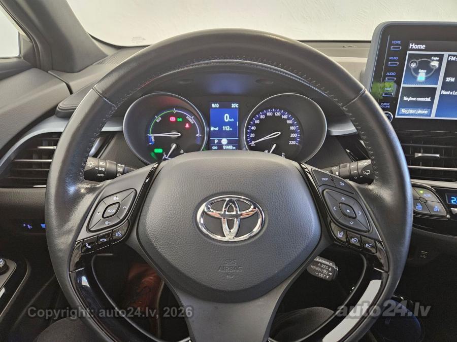 White Toyota C-HR 2022 in Rakvere, with an engine capacity of 1.80 L and mileage of 91 thousand km for 20990 €, photo 10 on AUTOMOTO.COM.LV