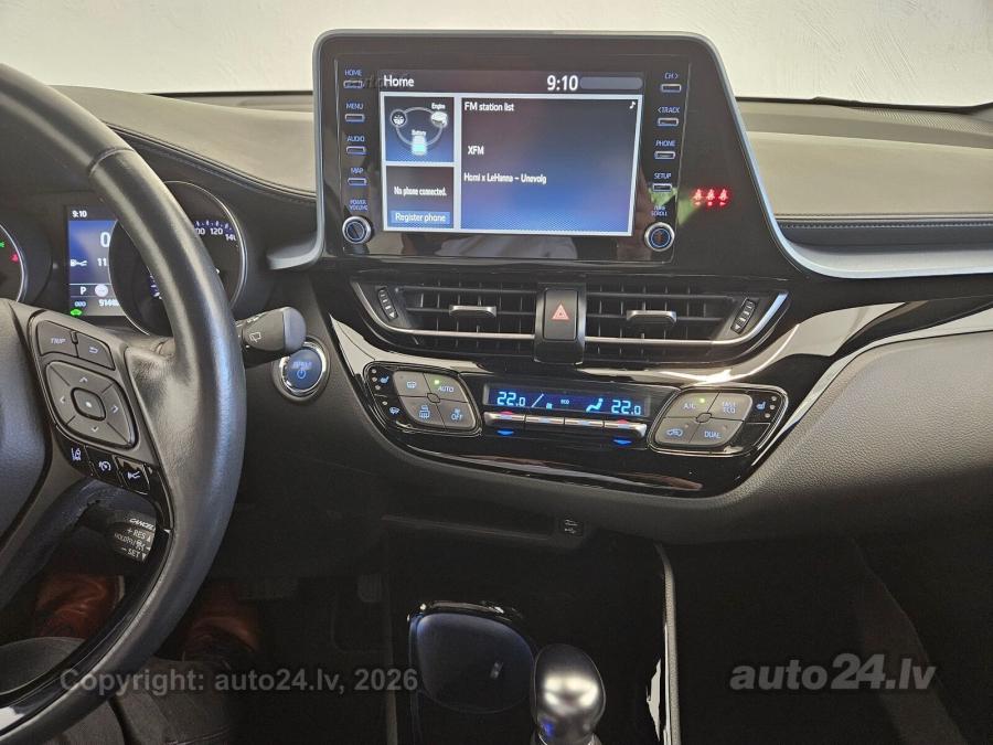 White Toyota C-HR 2022 in Rakvere, with an engine capacity of 1.80 L and mileage of 91 thousand km for 20990 €, photo 12 on AUTOMOTO.COM.LV