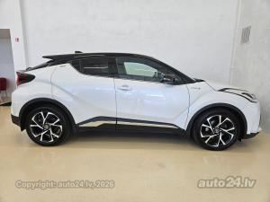 White Toyota C-HR 2022 in Rakvere, with an engine capacity of 1.80 L and mileage of 91 thousand km for 20990 €, photo 18 on AUTOMOTO.COM.LV