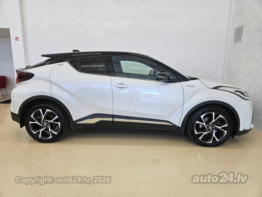 White Toyota C-HR 2022 in Rakvere, with an engine capacity of 1.80 L and mileage of 91 thousand km for 20990 €, photo 18 on AUTOMOTO.COM.LV
