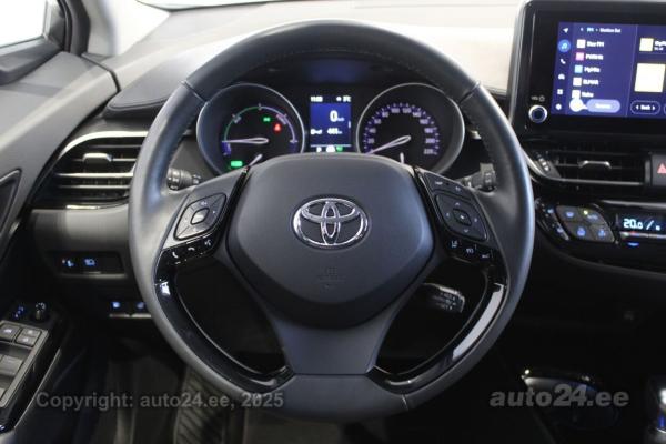 Белый Тойота C-HR 2023 в Таллин, объемом двигателя 1.80 л и пробегом 31 тыс. км за 25790 €, фото 11 на AUTOMOTO.COM.LV