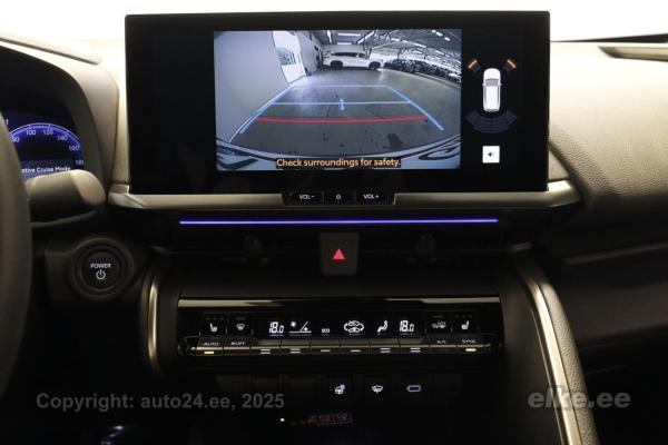 Белый Тойота C-HR 2023 в Таллин, объемом двигателя 1.80 л и пробегом 27 тыс. км за 29900 €, фото 11 на AUTOMOTO.COM.LV