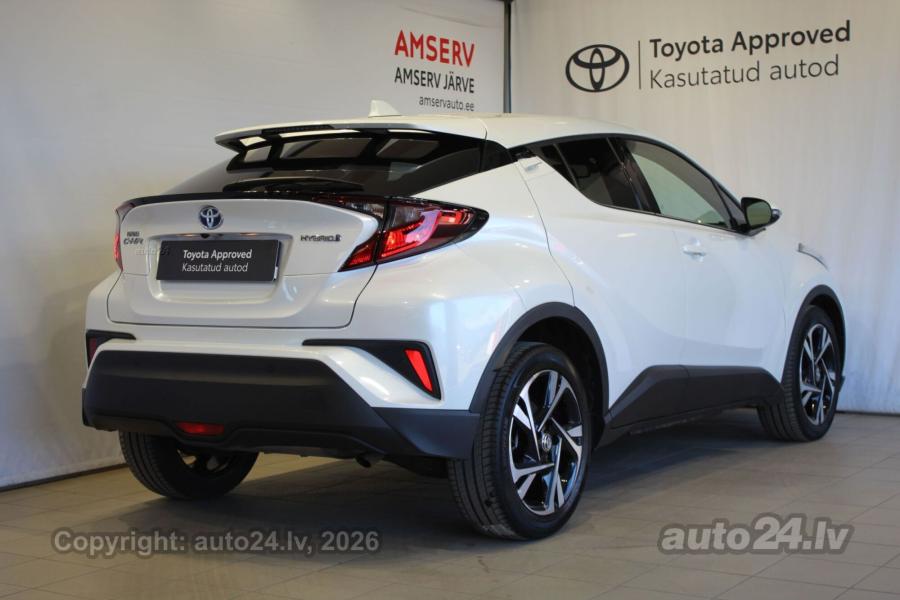 Balts Toyota C-HR 2023 Tallina, ar dzinēja tilpumu 1.80 L un nobraukumu 15 tūkst. km par 24990 €, foto 3 vietnē AUTOMOTO.COM.LV
