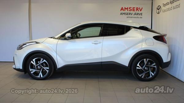 Balts Toyota C-HR 2023 Tallina, ar dzinēja tilpumu 1.80 L un nobraukumu 15 tūkst. km par 24990 €, foto 3 vietnē AUTOMOTO.COM.LV