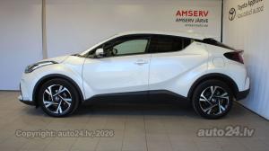 Balts Toyota C-HR 2023 Tallina, ar dzinēja tilpumu 1.80 L un nobraukumu 15 tūkst. km par 24990 €, foto 4 vietnē AUTOMOTO.COM.LV