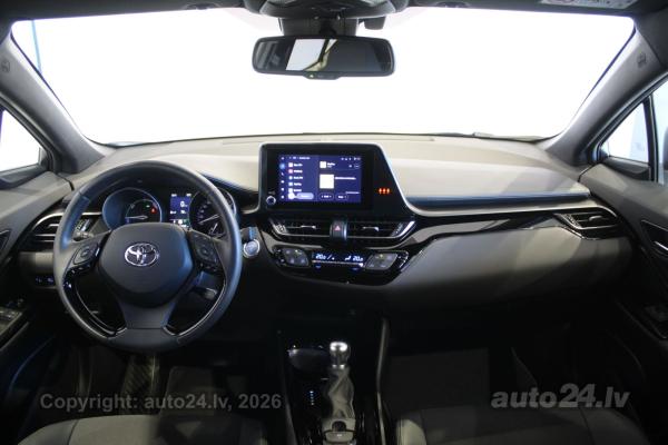 Balts Toyota C-HR 2023 Tallina, ar dzinēja tilpumu 1.80 L un nobraukumu 15 tūkst. km par 24990 €, foto 8 vietnē AUTOMOTO.COM.LV